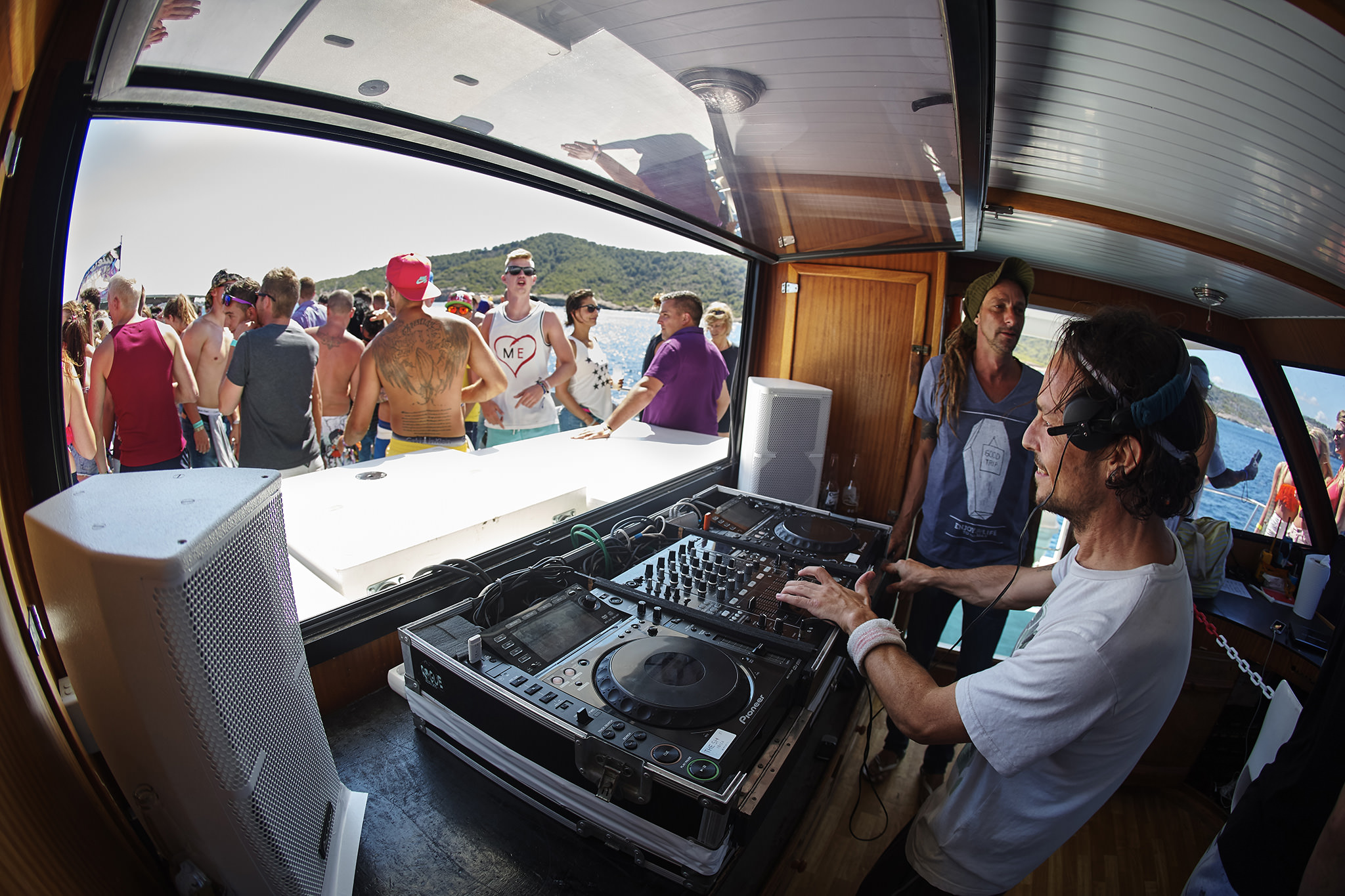 Float Your Boat - Pioneer PRO AUDIO