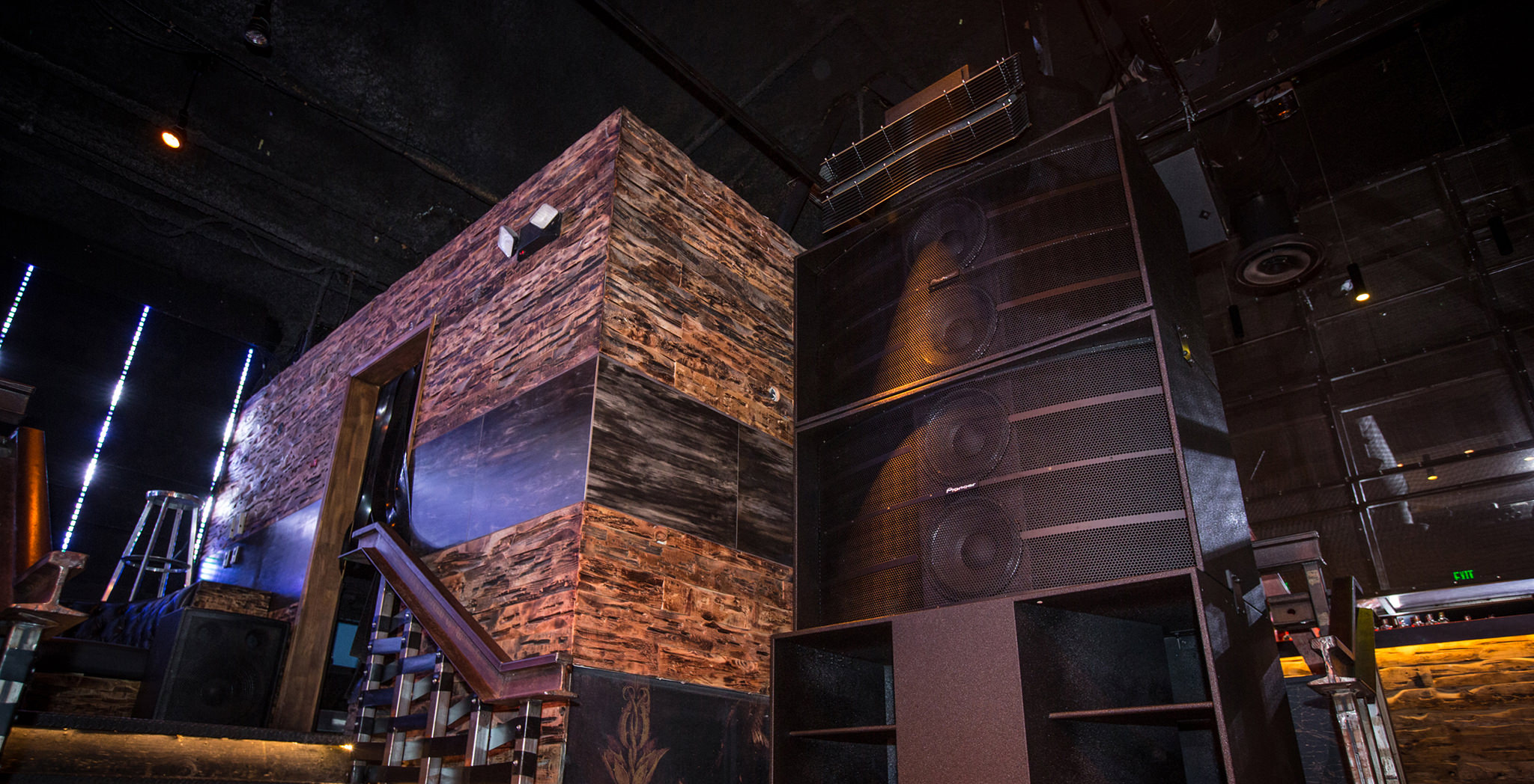 Sound Nightclub - Pioneer PRO AUDIO